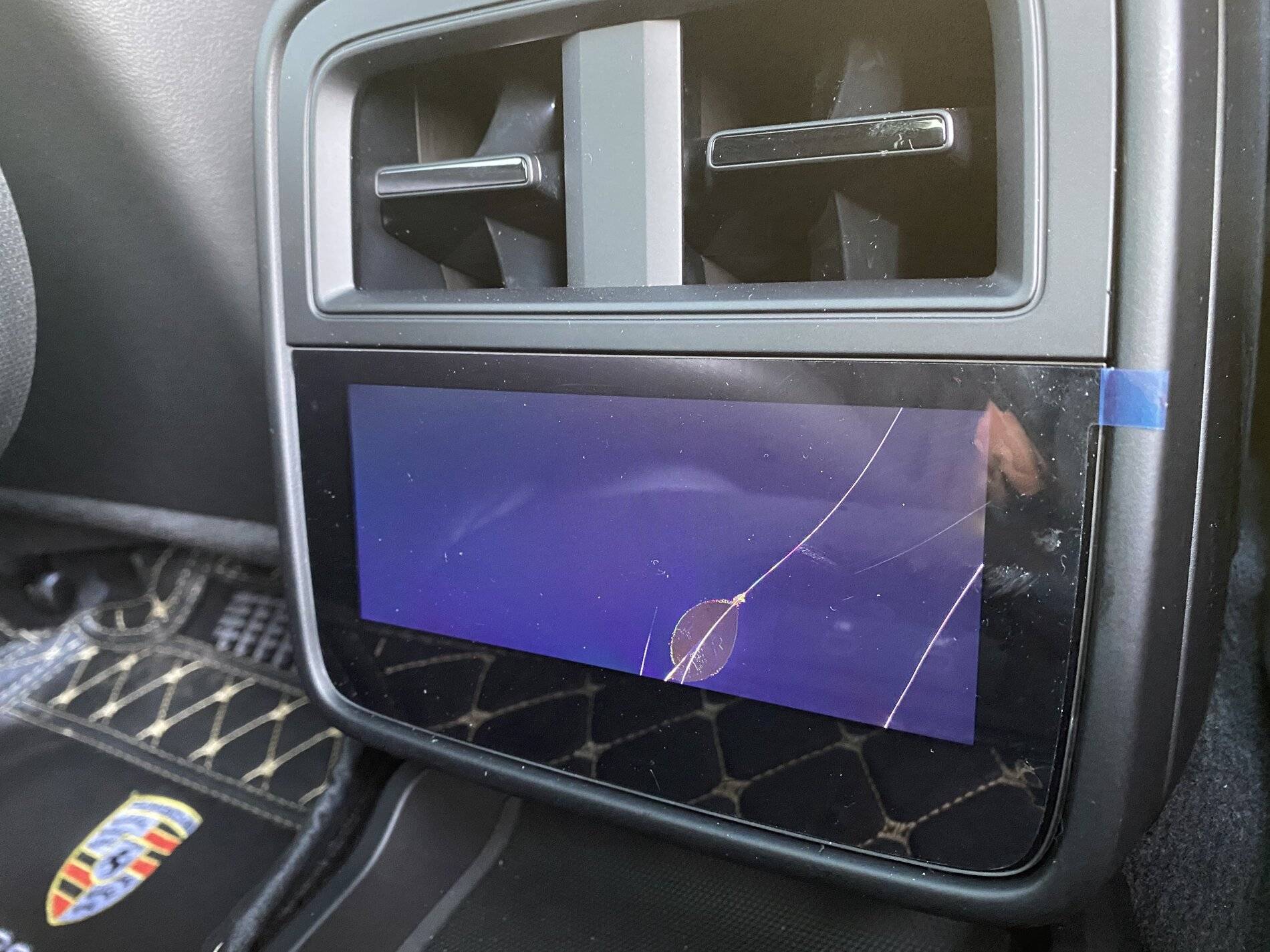 Broken rear screen | TaycanForum -- Porsche Taycan Owners, News ...