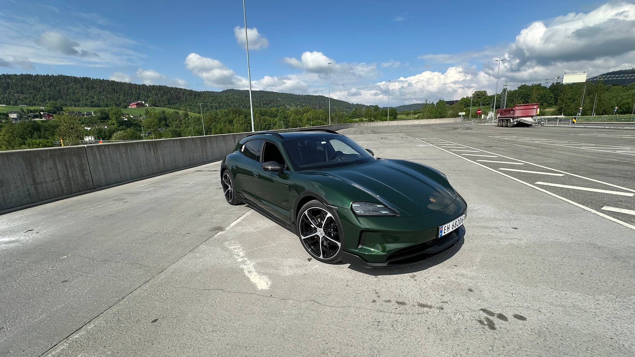 Some images of MY 2025 Cross Turismo 4 in Oak Green | TaycanForum ...