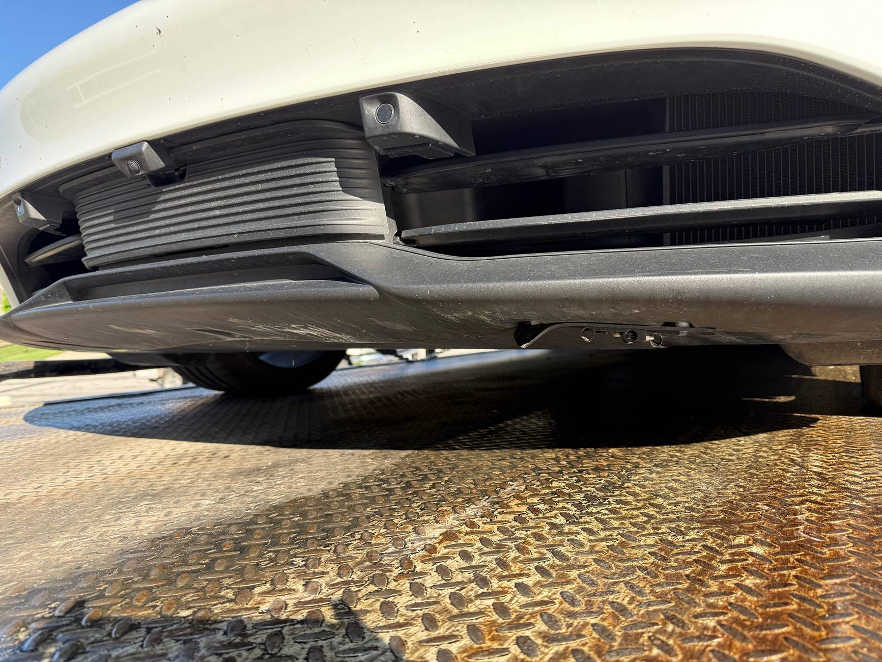 Damage to underside of front fascia | TaycanForum -- Porsche Taycan ...