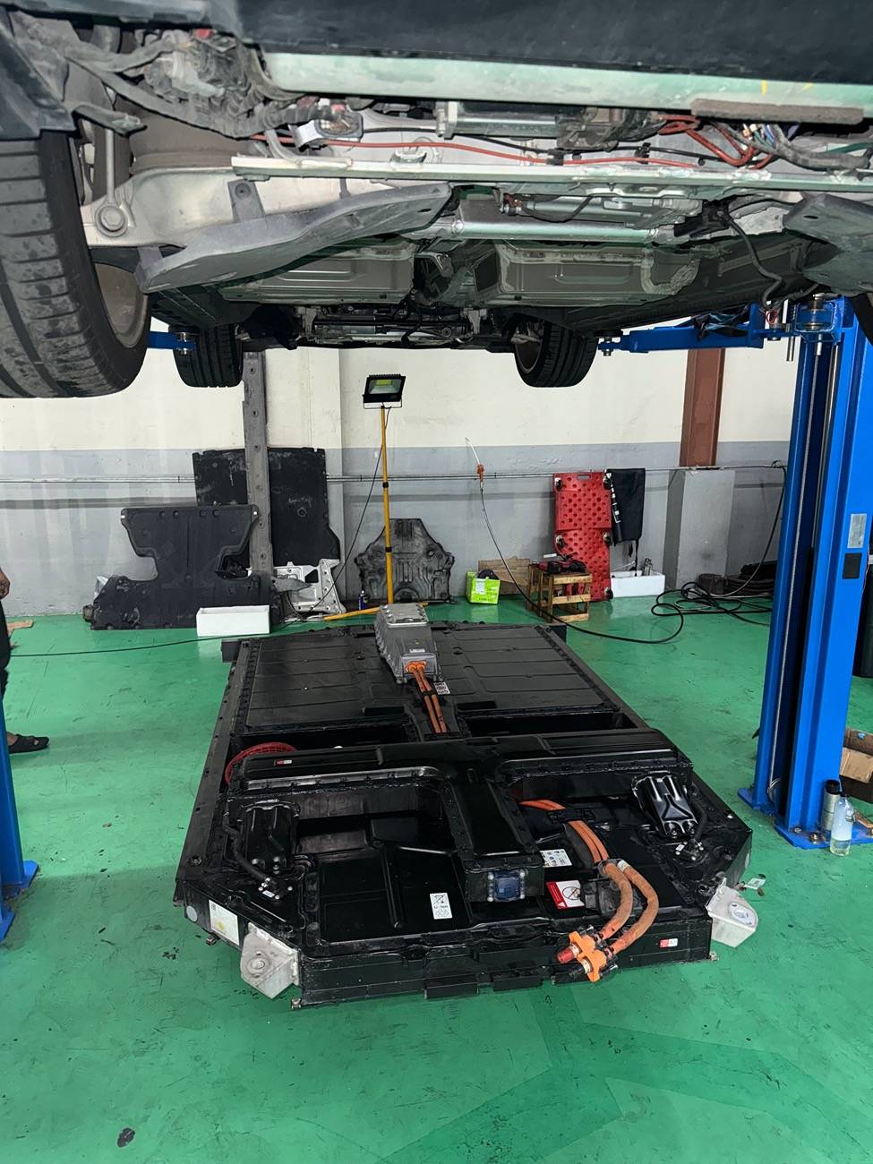 Pt.2: Taycan lets you drive with shorted out battery modules [VIDEO ...