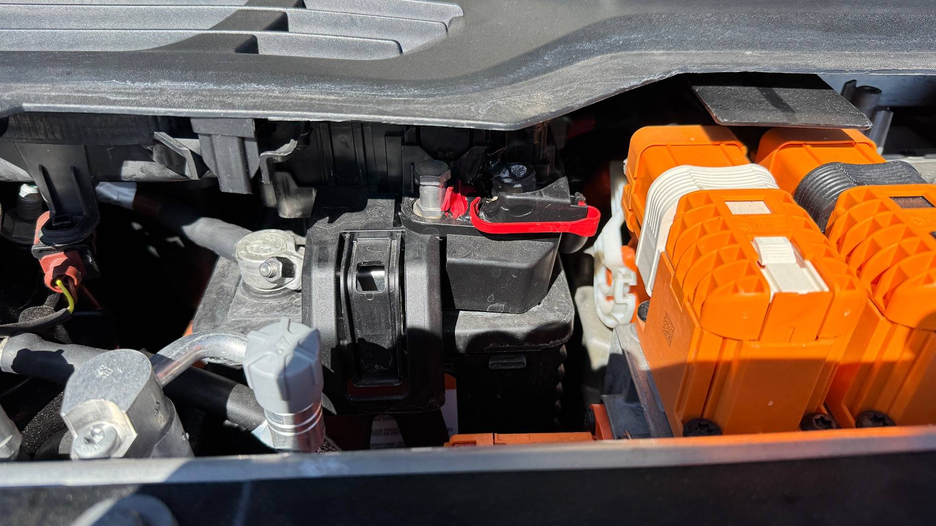 12V battery - Smoke/Burned terminal. | TaycanForum -- Porsche Taycan ...